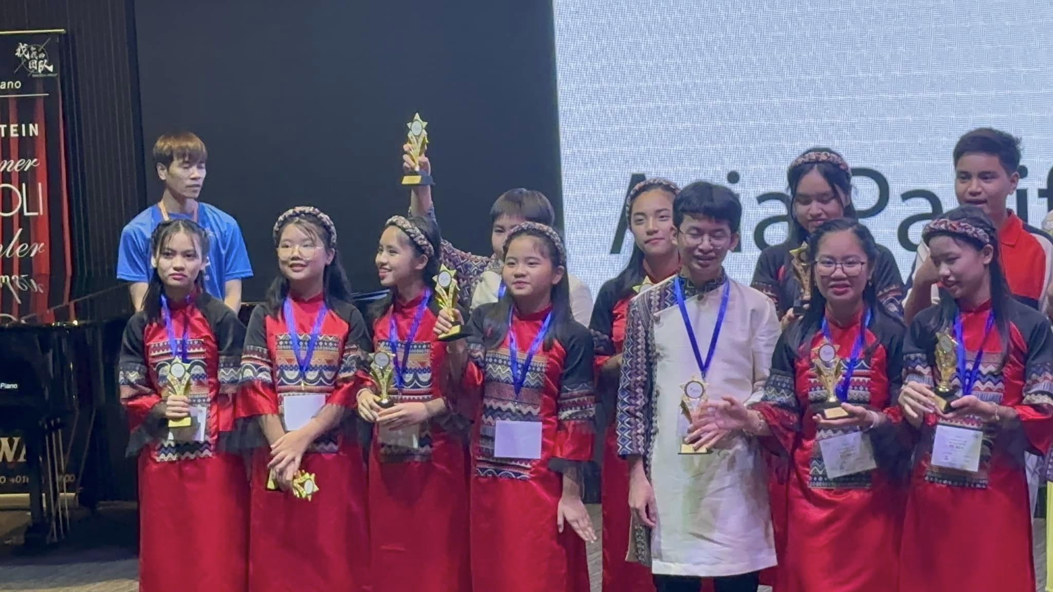 UMS Students win many awards at Asia Pacific Arts Festival – University ...