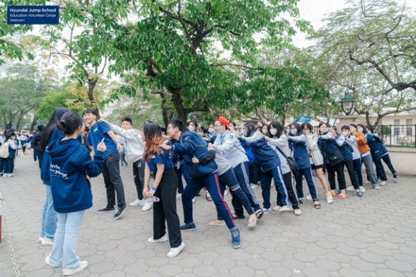 ULIS Tour for middle-school students – University of Languages and ...