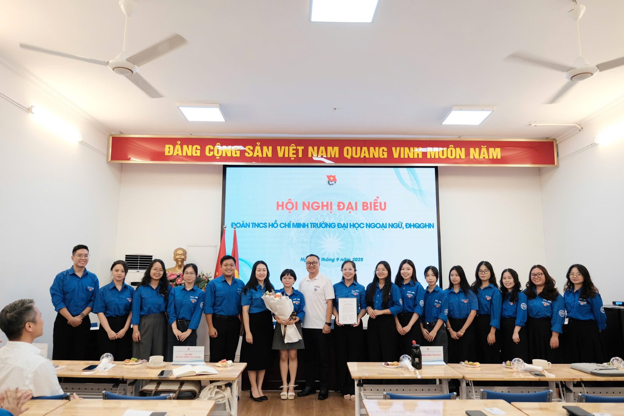 Ý nghĩa Logo ULIS – Trường Đại học Ngoại ngữ – Đại học Quốc gia Hà Nội