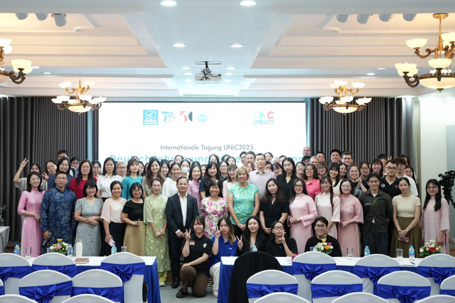 Ý nghĩa Logo ULIS – Trường Đại học Ngoại ngữ – Đại học Quốc gia Hà Nội